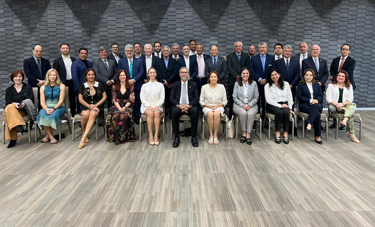 Representantes da APAS participam de Assembleia da ALAS para apresentar ...