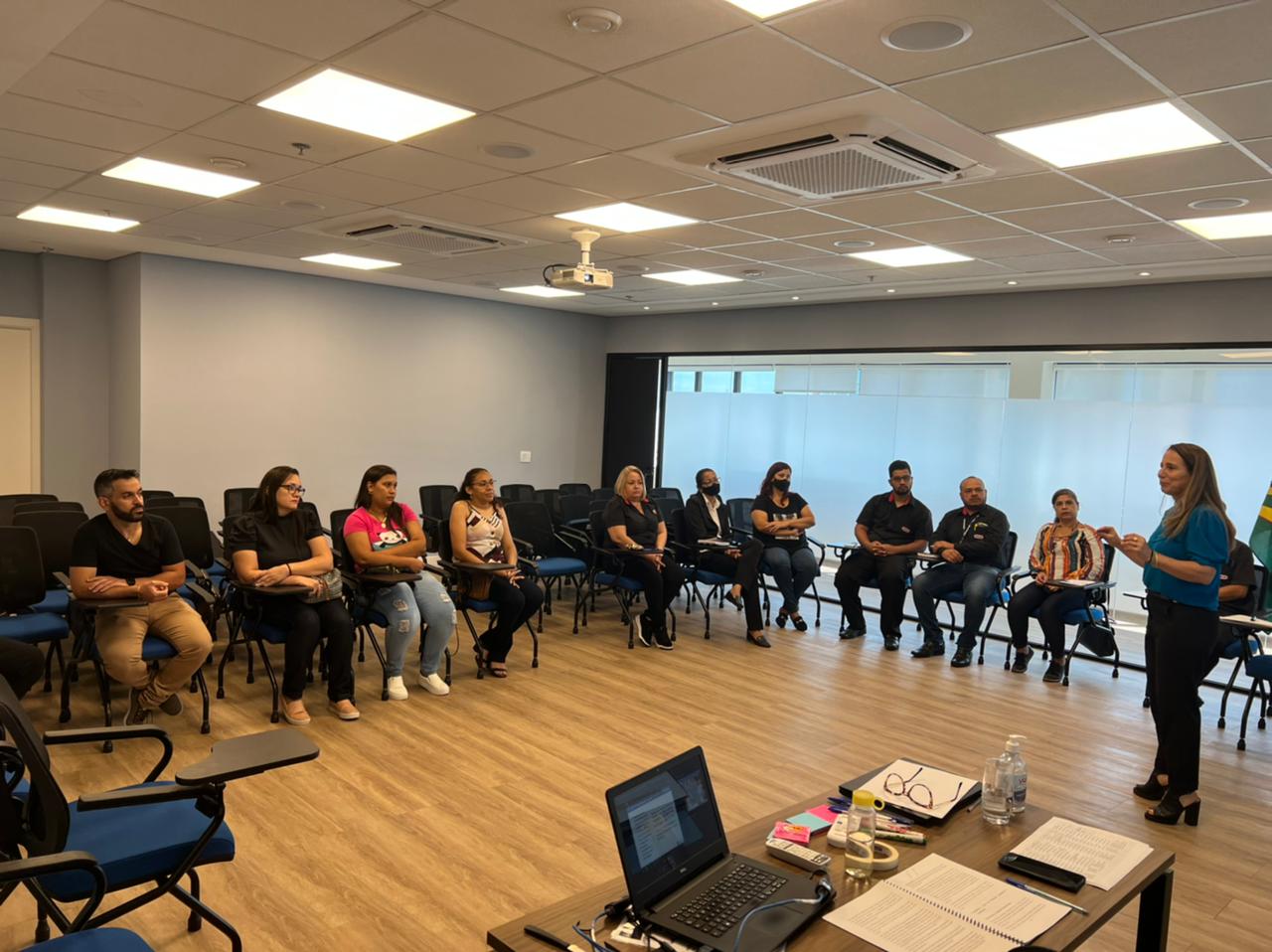 Confira a programação da Escola APAS para os cursos do mês de abril - APAS