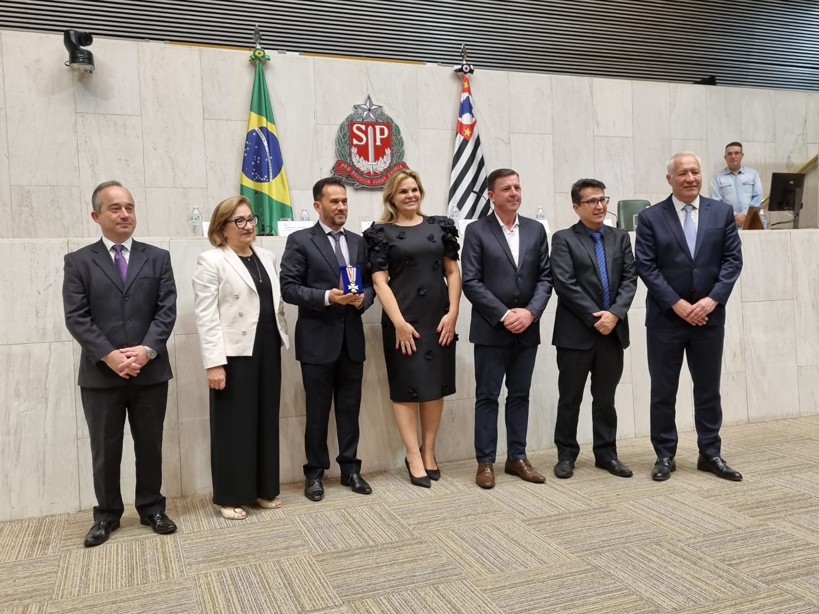 APAS é condecorada com o Colar de Honra ao Mérito da ALESP - APAS
